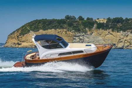 Libeccio 9.0 cabin | Navis Marine